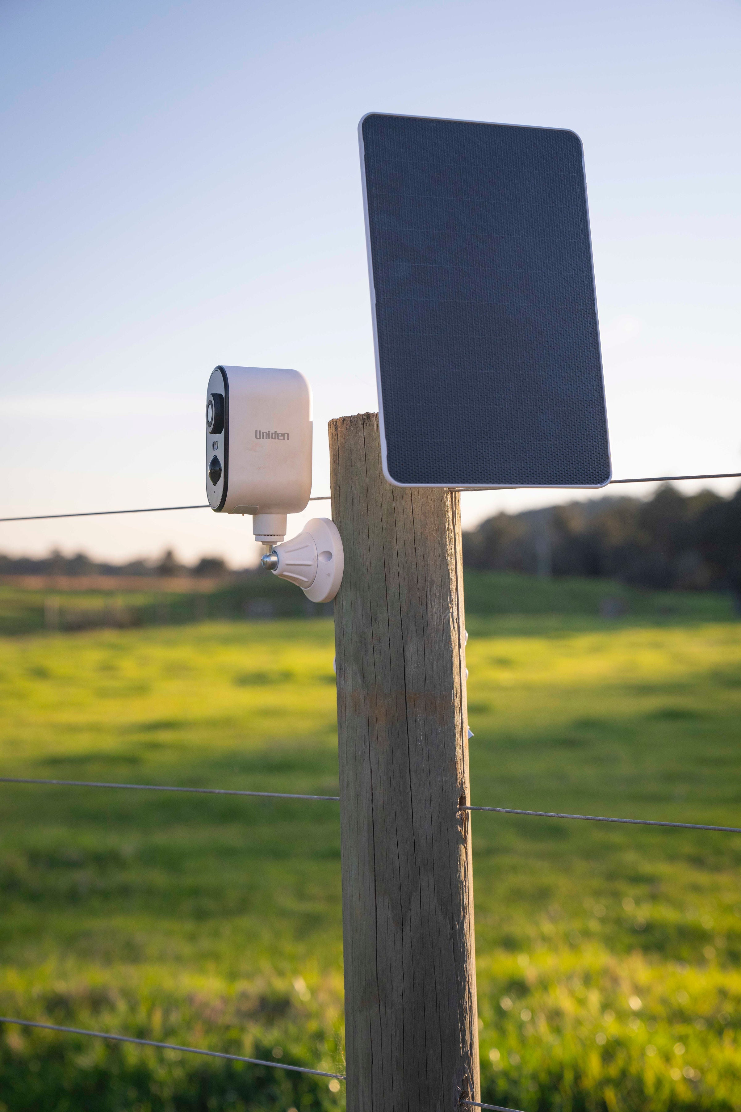 Solar Security Cameras ⭐ Free Lifetime 7 Days Footage Backup – Uniden